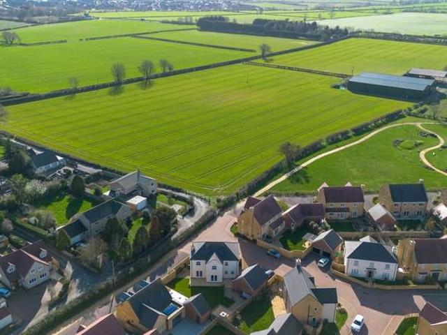 5 Bedroom Detached House