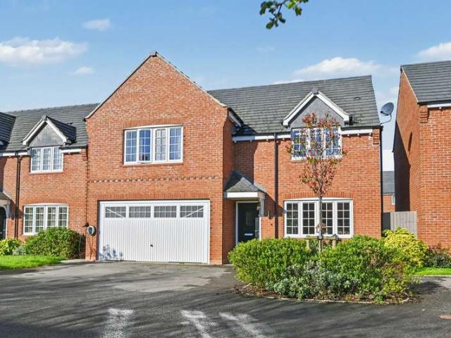 5 Bedroom Detached House