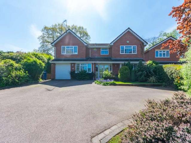 5 Bedroom Detached House