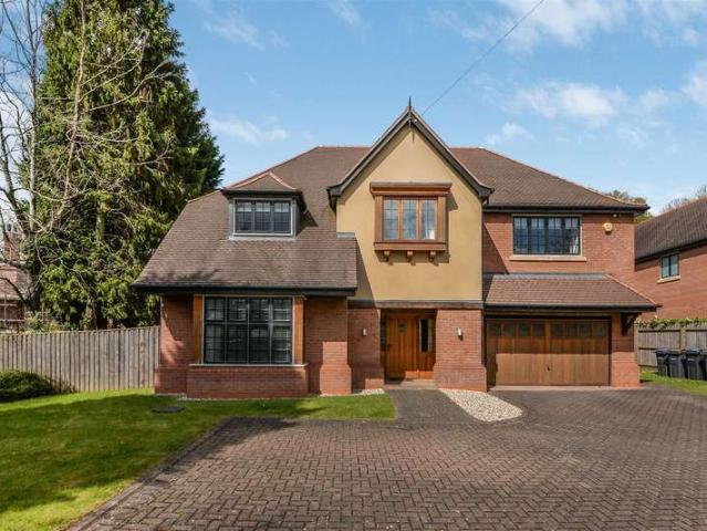 5 Bedroom Detached House