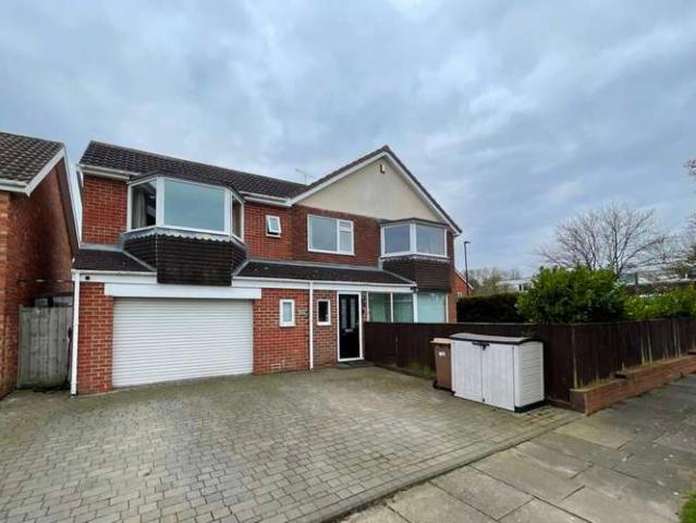 5 Bedroom Detached House