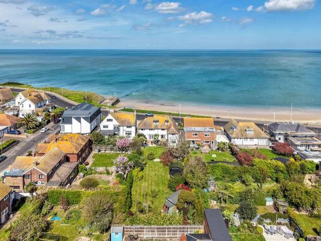 5 Bedroom Detached House