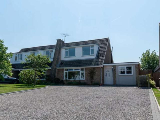 5 Bedroom Detached House