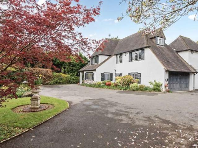 5 Bedroom Detached House