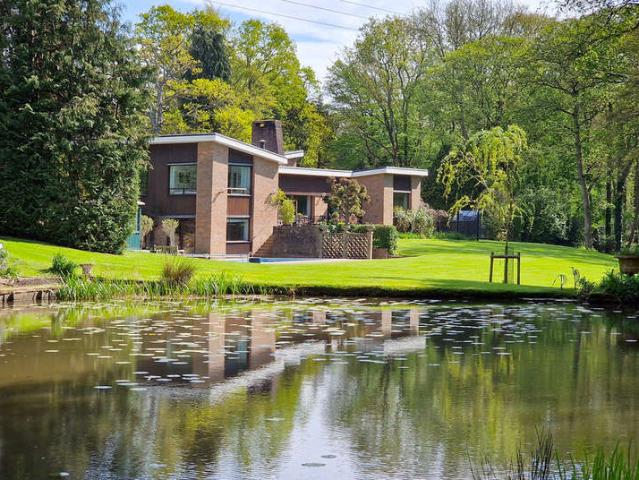 5 Bedroom Detached House