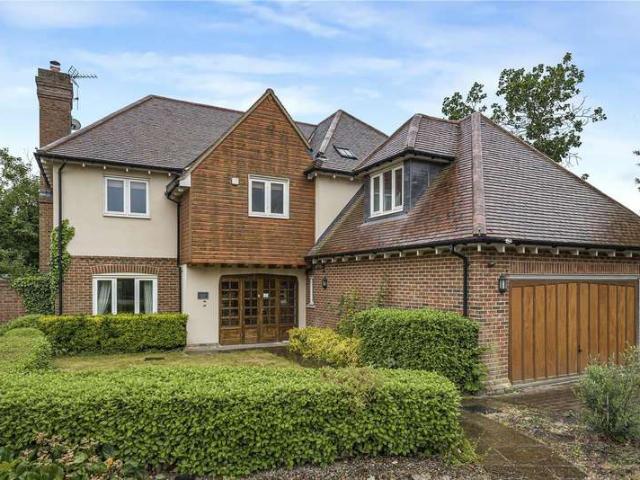 5 Bedroom Detached House