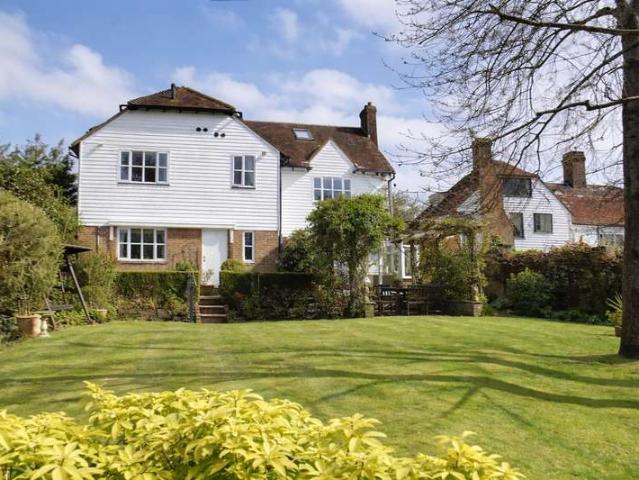 5 Bedroom Detached House