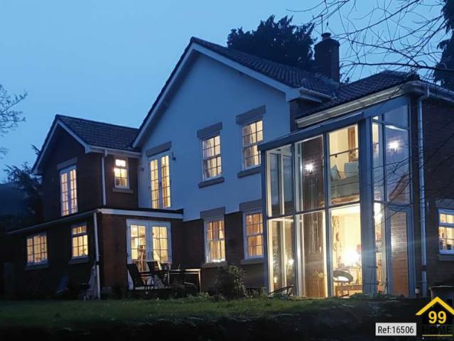 5 Bedroom Detached House