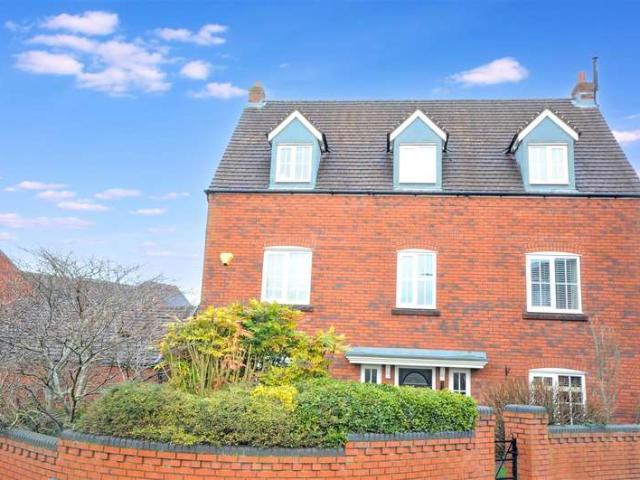 5 Bedroom Detached House