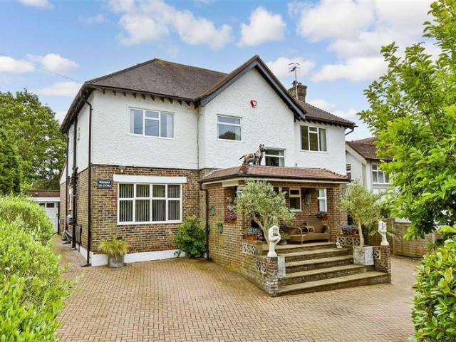 5 Bedroom Detached House
