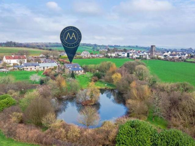 5 Bedroom Detached House