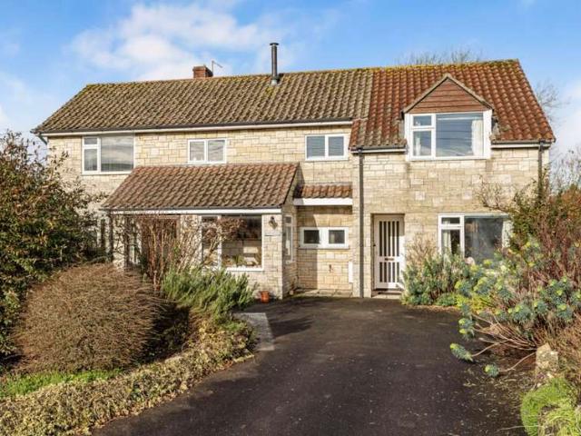 5 Bedroom Detached House