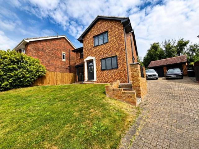 5 Bedroom Detached House