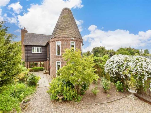 5 Bedroom Detached House