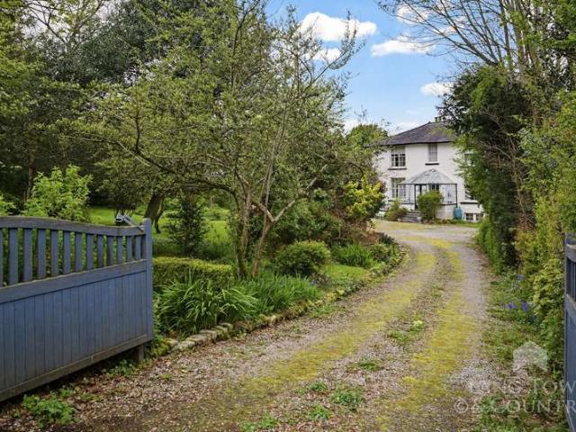 5 Bedroom Detached House