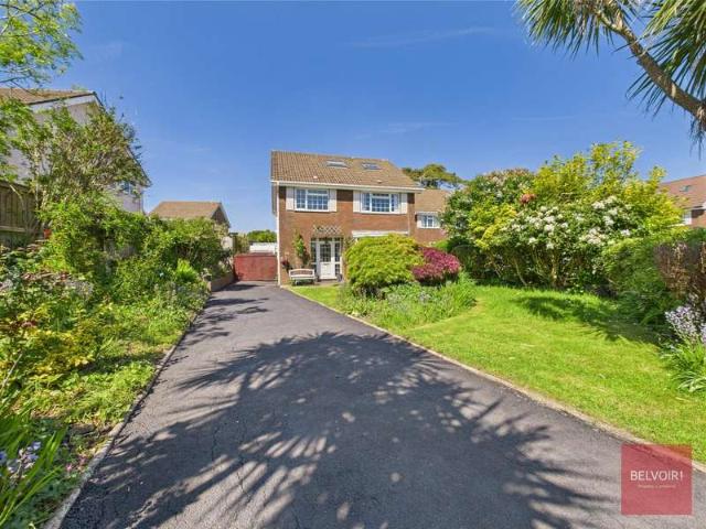 5 Bedroom Detached House