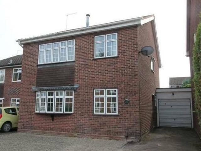 5 bedroom detached house for rent in 24 Fishers Lock TF10