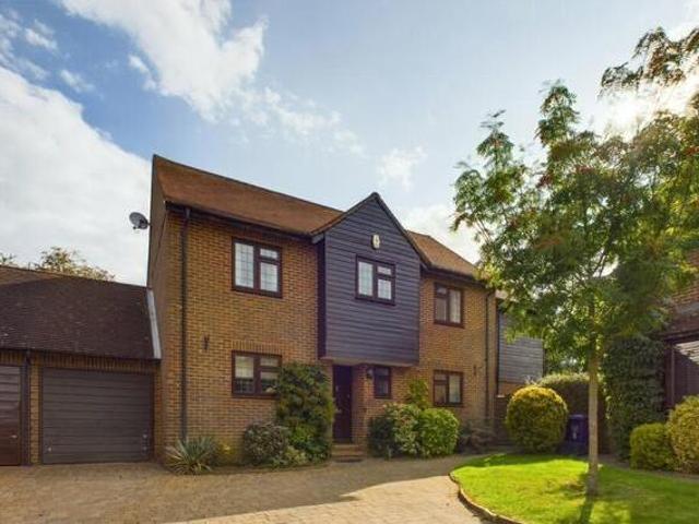 5 Bedroom Detached House For Rent In Codicote