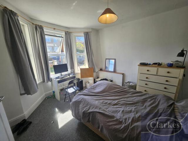 4 bedroom detached house for rent in Columbia Road, Ensbury Park, BH10