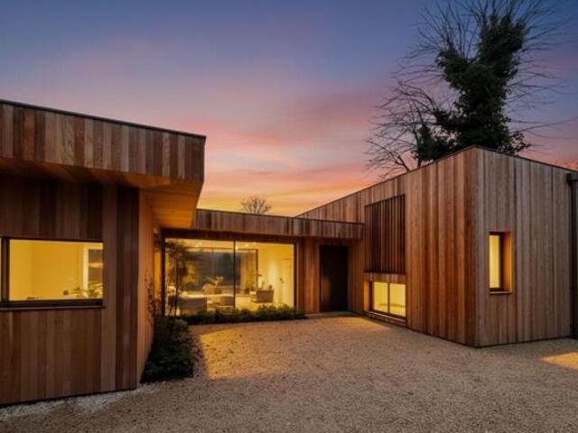 5 bedroom detached house for rent in Cordelia Close, Blackheath, London, SE3
