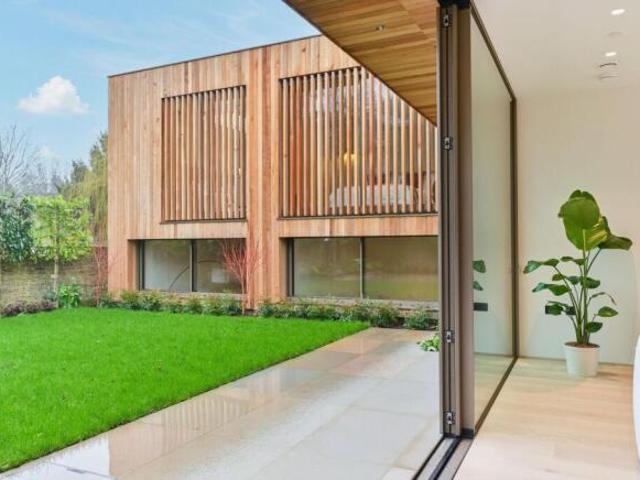 5 bedroom detached house for rent in Cordelia Close, Blackheath, London, SE3