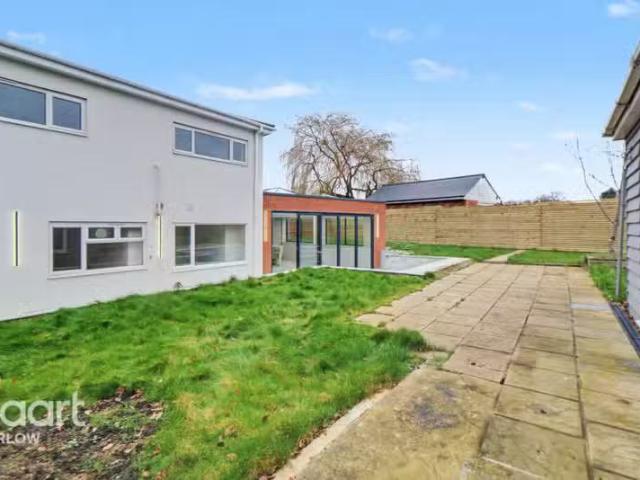 5 bedroom detached house for rent in Church Leys, Esinteractio.