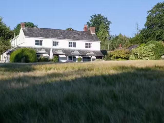 5 bedroom detached house for rent in Chappetts Farm House, GU32