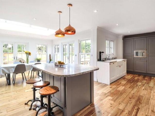 5 bedroom detached house for rent in Chart Road, Sutton Valence, Maidstone, Kent, ME17