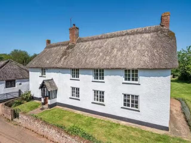5 bedroom detached house for rent in Clyst St. Lawrence, Cullo.