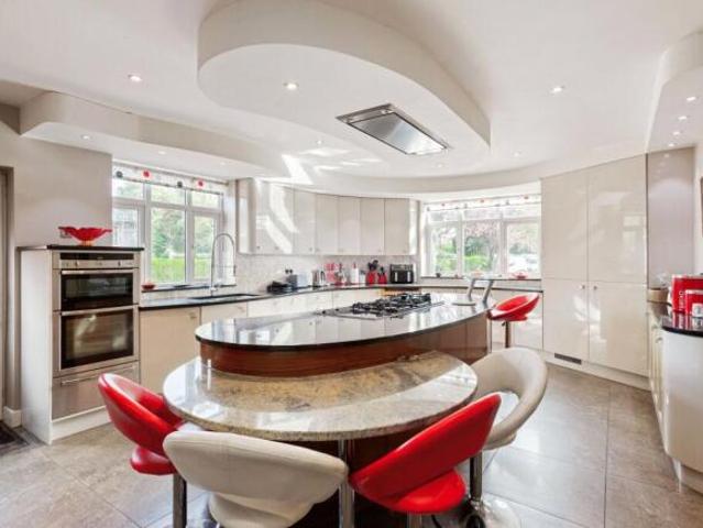 5 bedroom detached house for rent in Curzon Park North, Chester, CH4