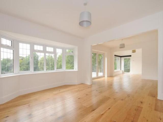 5 bedroom detached house for rent in Barrow Lane Tunbridge Wells TN3