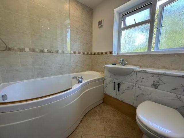 5 bedroom detached house for rent in Beverley Road, Leamington Spa, CV32