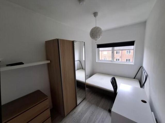 5 bedroom detached house for rent in Beeston Road, Dunkirk, Nottingham, NG7