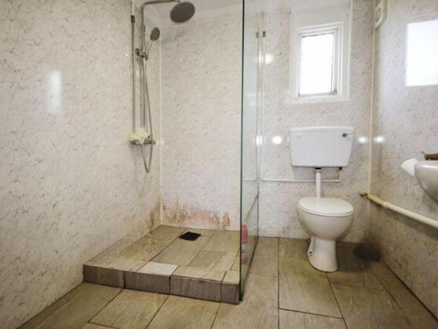 5 bedroom detached house for rent in Bingham Road, Bournemouth, BH9