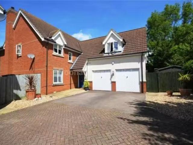 5 bedroom detached house for rent in Blythe Way, Caldecote, CB23
