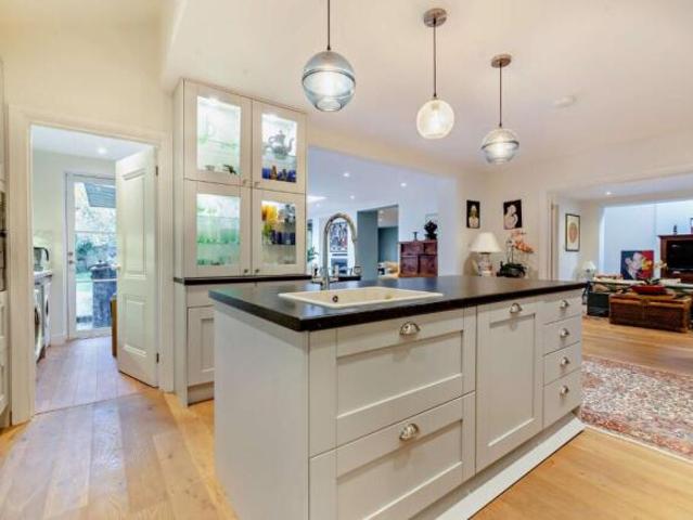 5 bedroom detached house for rent in Blenheim Drive, Oxford, Oxfordshire, OX2