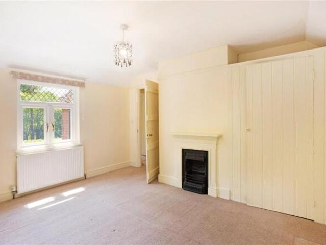 5 bedroom detached house for rent in Brenchley Road, Horsmonden, Tonbridge, Kent, TN12