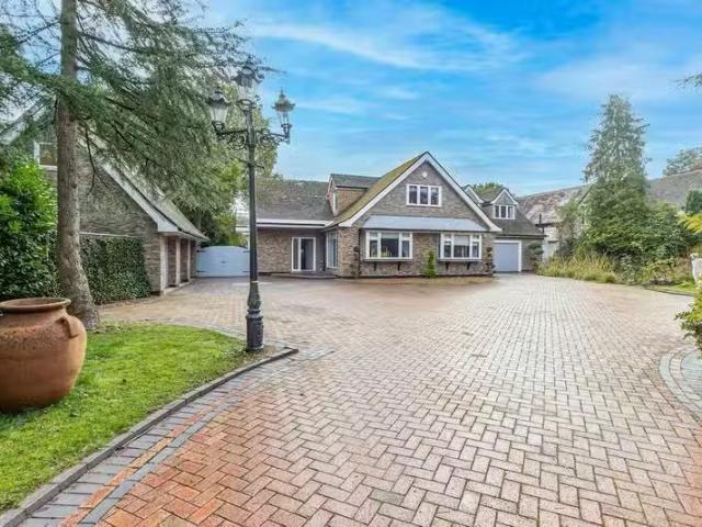 5 bedroom detached house for rent in Broad Lane, Tanworth In.