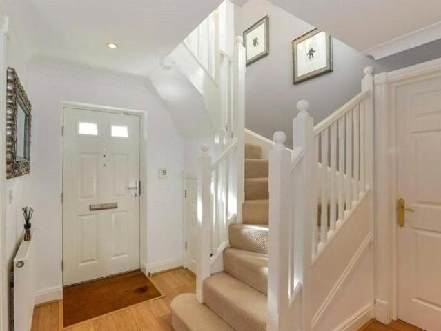 5 bedroom detached house for rent in Garwood Crescent, Grange Farm, Milton Keynes, Buckinghamshire, MK8