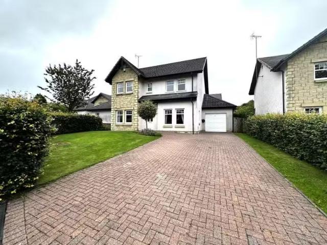 5 bedroom detached house for rent in Glazert Road, Dunlop, Eas.