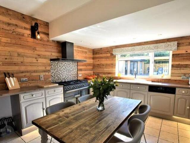 5 Bedroom Detached House For Rent In Gloucester, Gloucestershire
