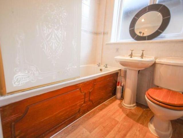 5 bedroom detached house for rent in Grafton Road, Bournemouth, BH3