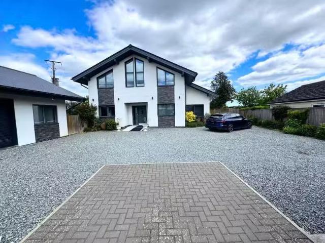 5 bedroom detached house for rent in Gransmore Green, CM6