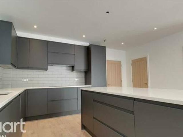 5 bedroom detached house for rent in Grosvenor Gardens Wallington SM6