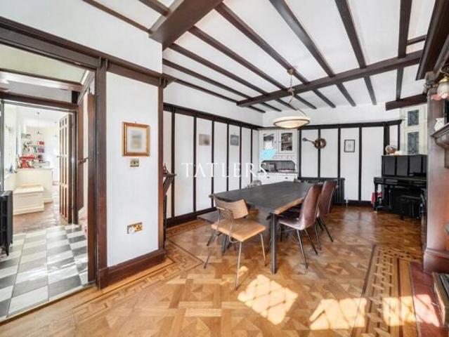 5 bedroom detached house for rent in Grove Avenue, London, N10