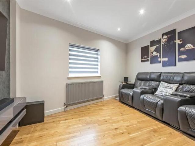 5 bedroom detached house for rent in Grove Wood Hill, Coulsdon, CR5