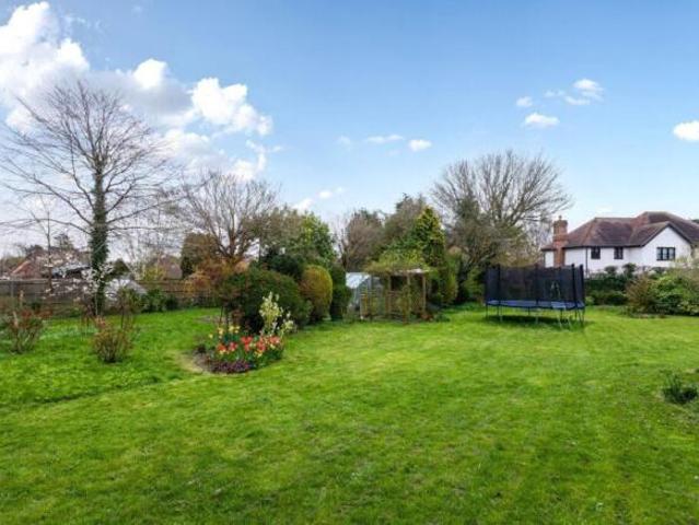 5 bedroom detached house for rent in Dippers Close, Sevenoaks, Kent, TN15