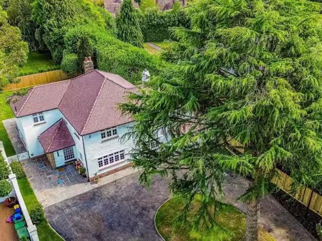 5 bedroom detached house for rent in Druidstone Road, Old St..