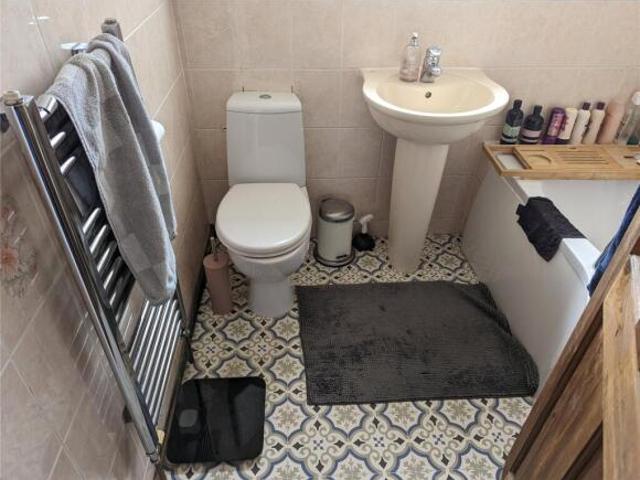 5 bedroom detached house for rent in Dymchurch Road, New Romney, Kent, TN28