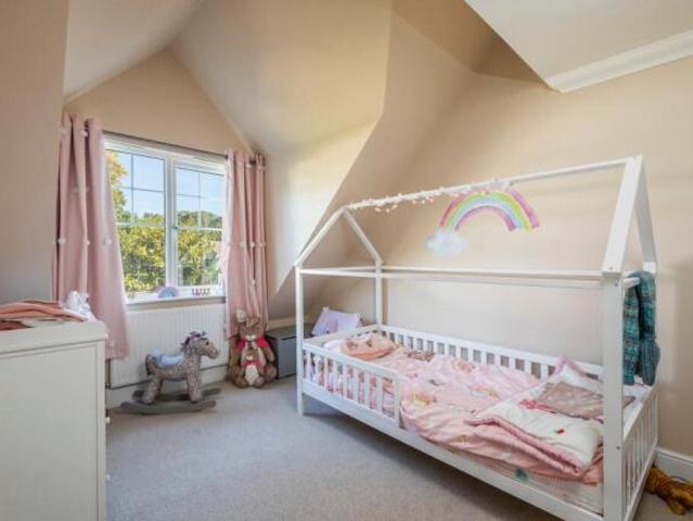 5 bedroom detached house for rent in Elms Avenue, Lilliput, Poole, BH14
